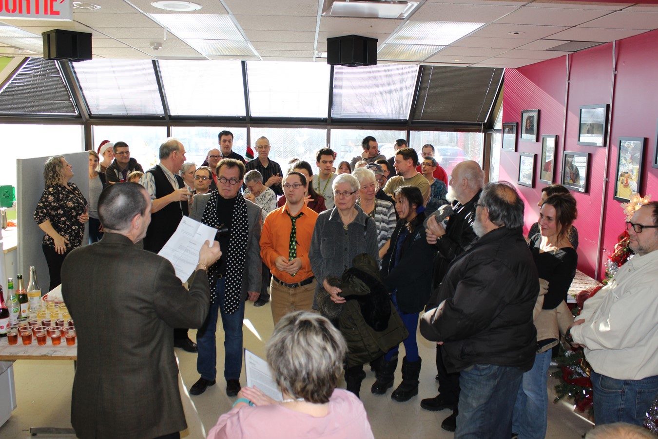 Vernissage et fierté : Une école et des adultes qui permettent de ...